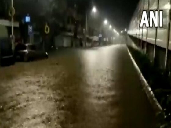 Parts of Mumbai face waterlogging due to heavy rainfall - ChiniMandi