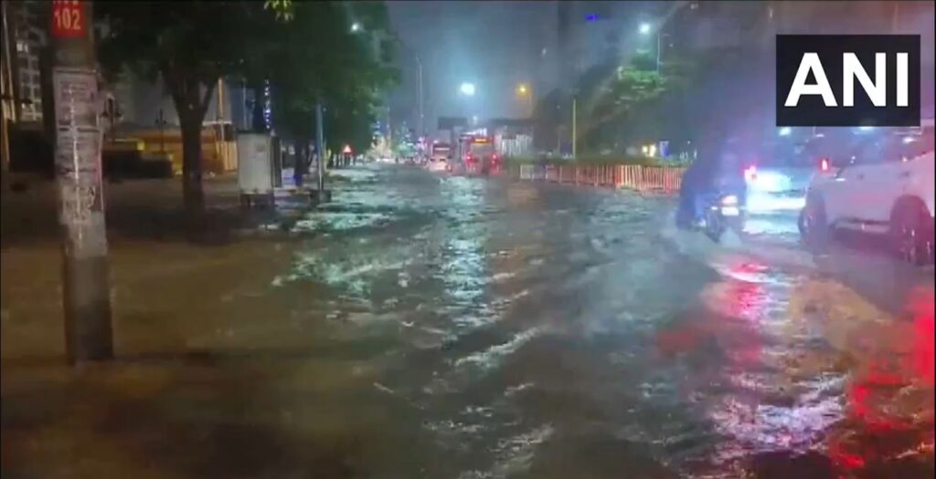 Gujarat: Heavy rains lash Surat, causing waterlogging - ChiniMandi